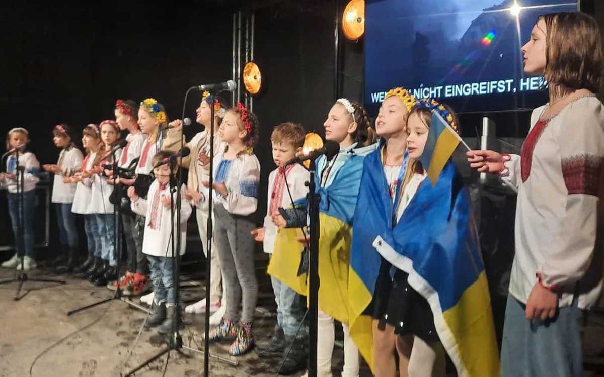 A PARADE TO REMEMBER UKRAINE AND THE WAR - Ukraine Child Rescue